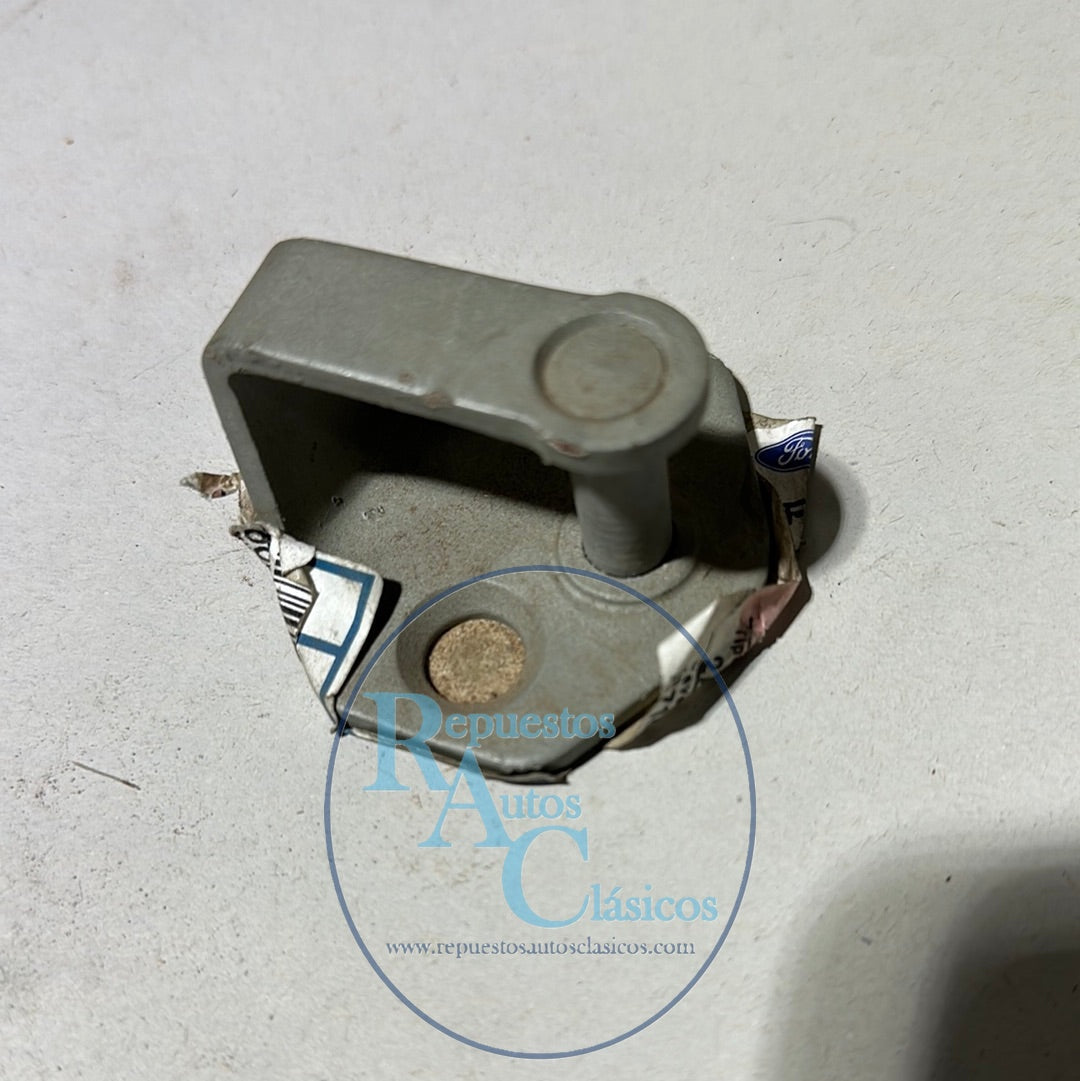 Striker - Door Locking Mechanism: 1554448 FORD – RepuestosAutosClasicos