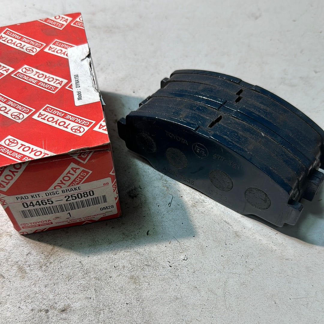 04465-25080 PAD KIT, DISC BRAKE, FRONT, toyota, – RepuestosAutosClasicos