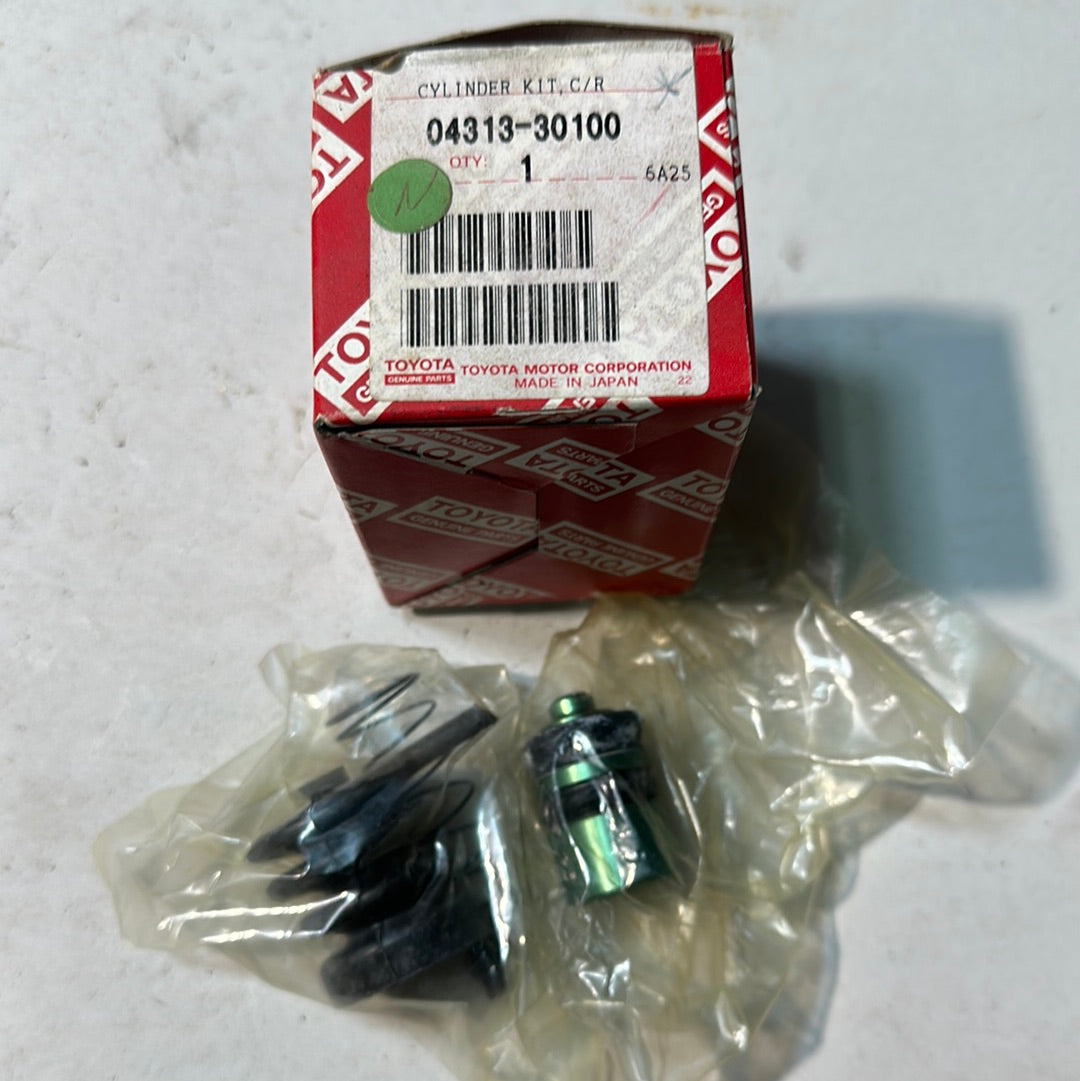 04313-30100 CYLINDER KIT, CLUTCH RELEASE, toyota, – RepuestosAutosClasicos